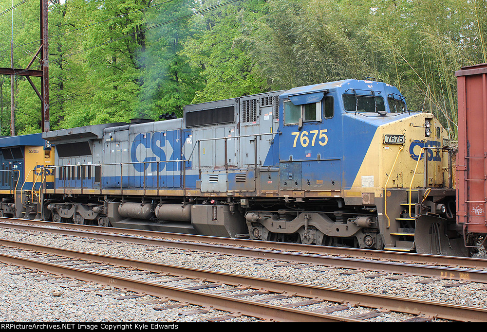 CSX C40-8W #7675 on Q438